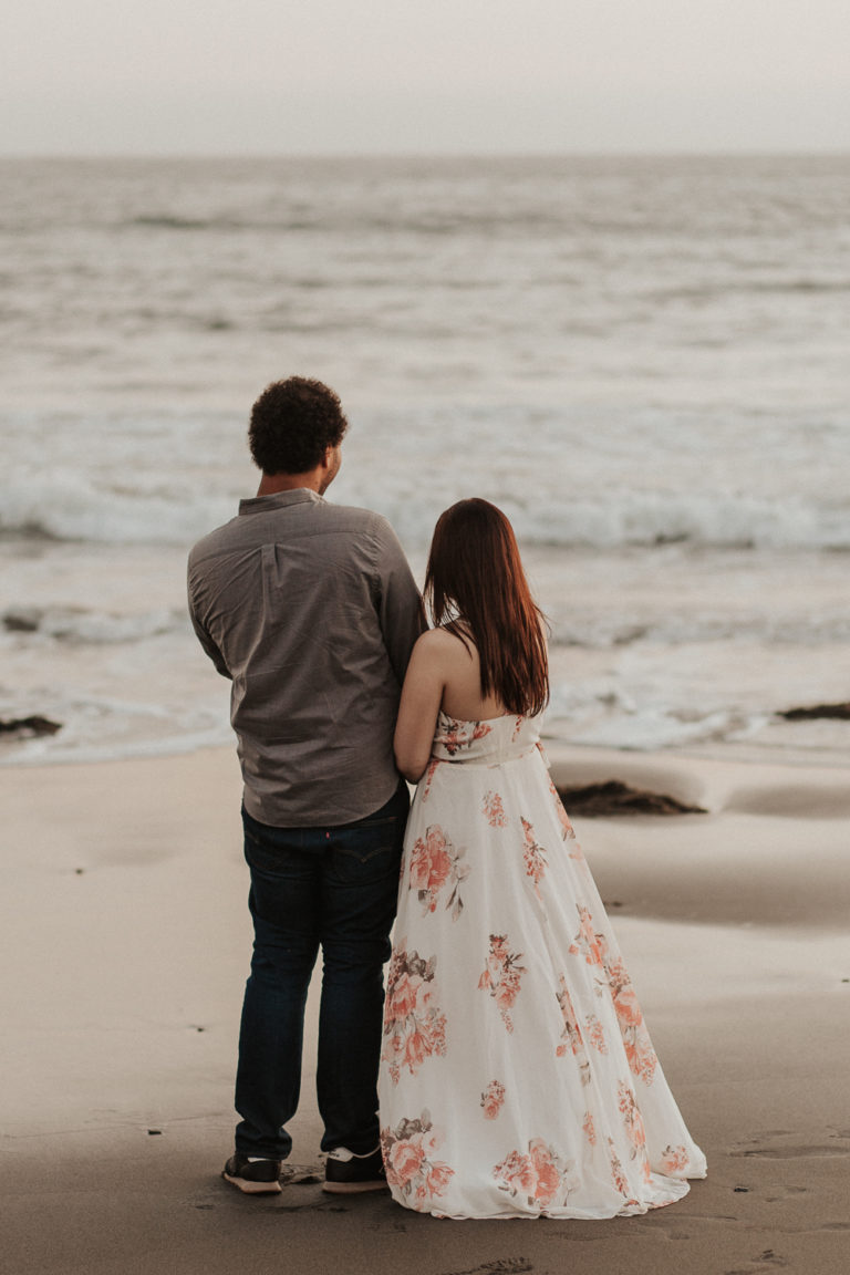 Oregon Coast Engagement Photos | Nicole + DaShawn - wanderkings.com