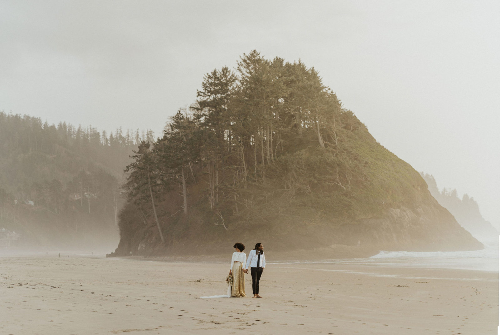 How To Choose An Elopement Photographer In 7 Simple Steps